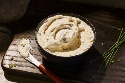 Reduced Fat Chive and Onion Cream Cheese Tub